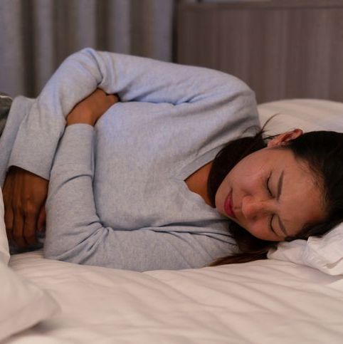 How to Sleep with Stomach Pain – Yana